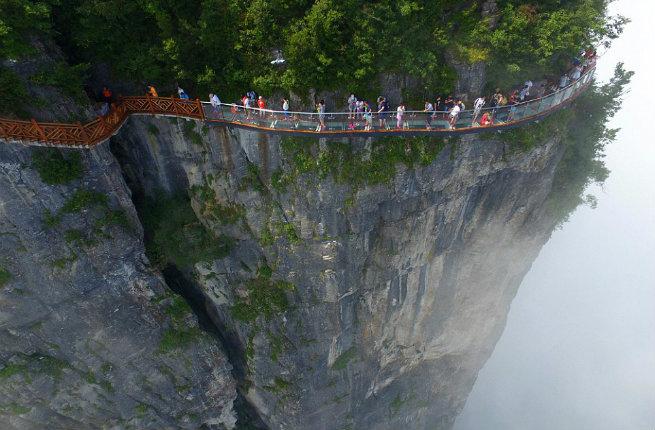 Clear and Present Danger: China Opens Glass Cliffside Walkway – Fodors ...