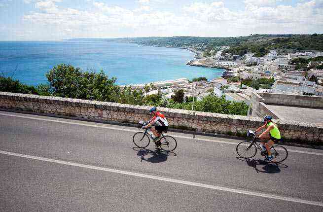 15 Incredible Biking Tours Around the World – Fodors Travel Guide