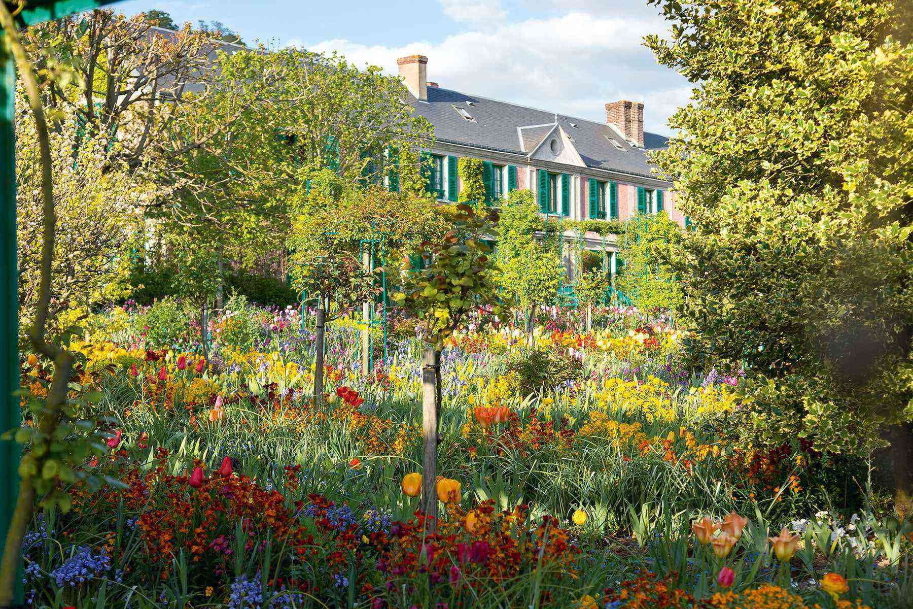 Get an Eyeful at the Fanciful Residences of Famous Artists – Fodors ...