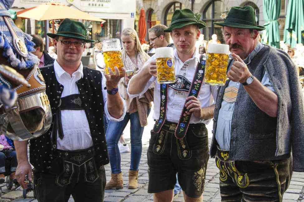 10 Tips for Surviving Oktoberfest – Fodors Travel Guide