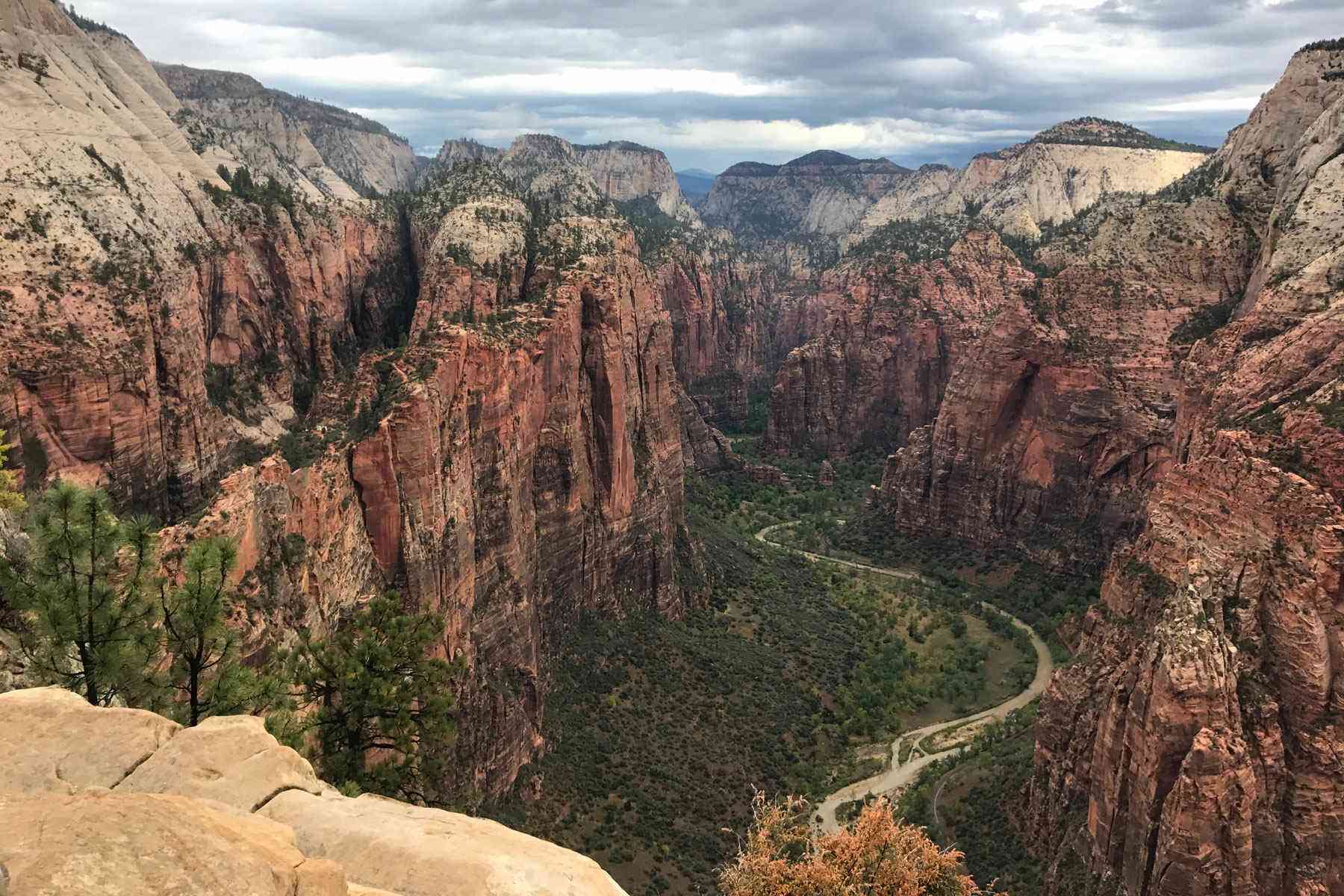 A Two-Faced Heaven: The Zen and Menace of Zion National Park – Fodors ...