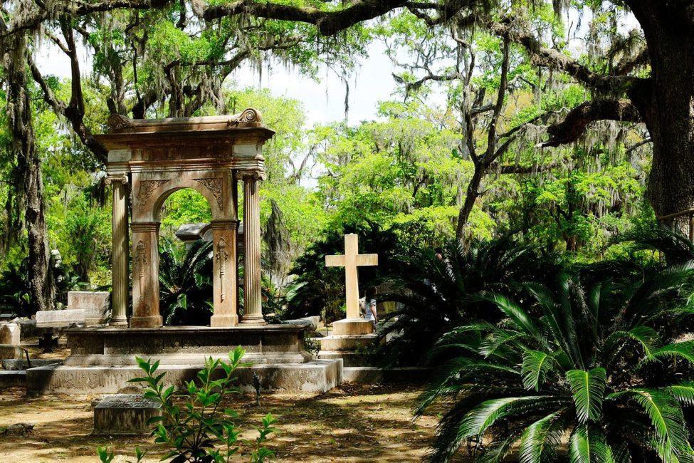 The World’s Most Famous Cemeteries – Fodors Travel Guide