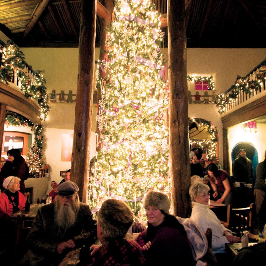 Have a Holiday Cocktail at These 10 Cozy Hotel Bars – Fodors Travel Guide