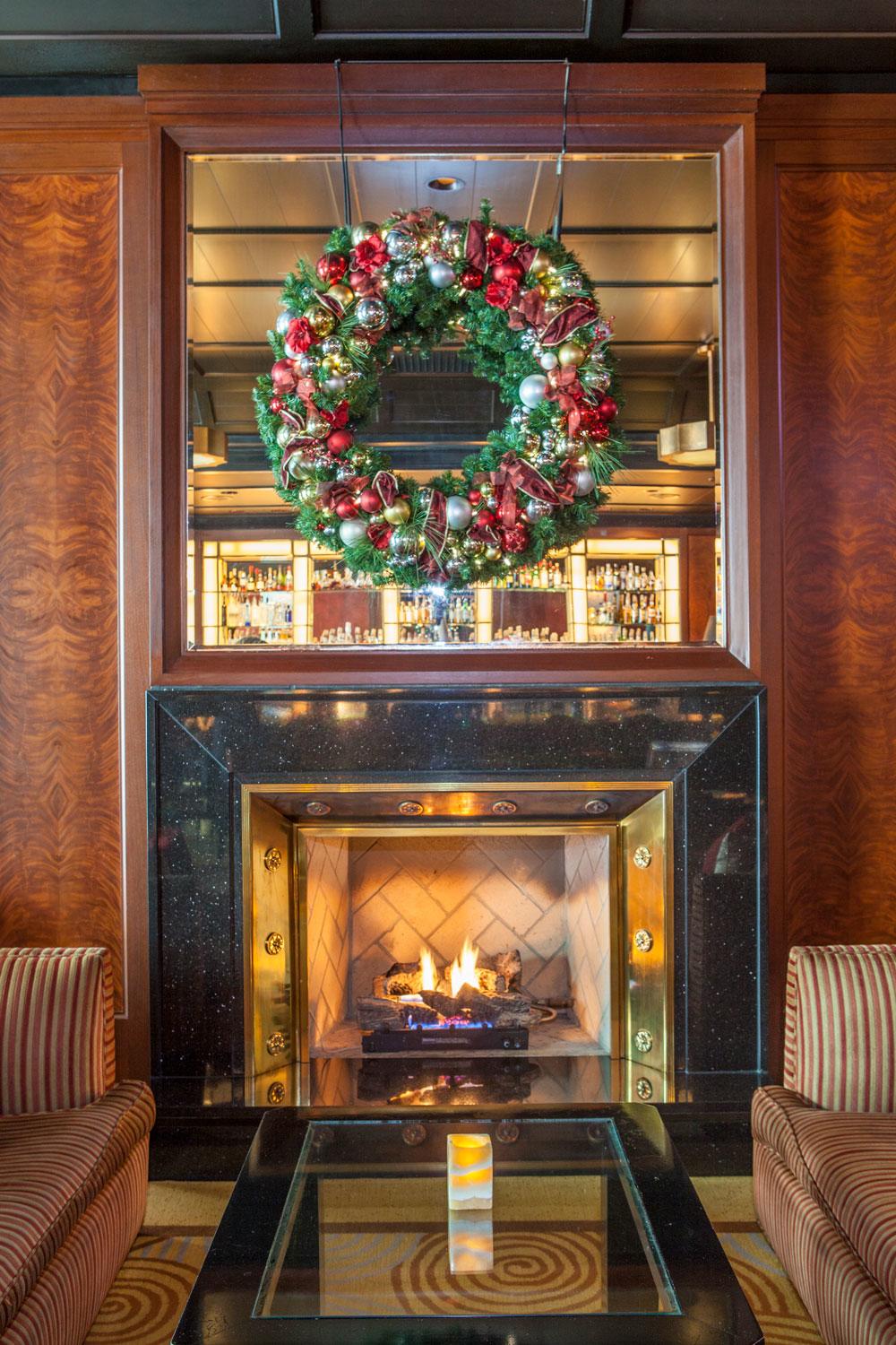 Have a Holiday Cocktail at These 10 Cozy Hotel Bars – Fodors Travel Guide