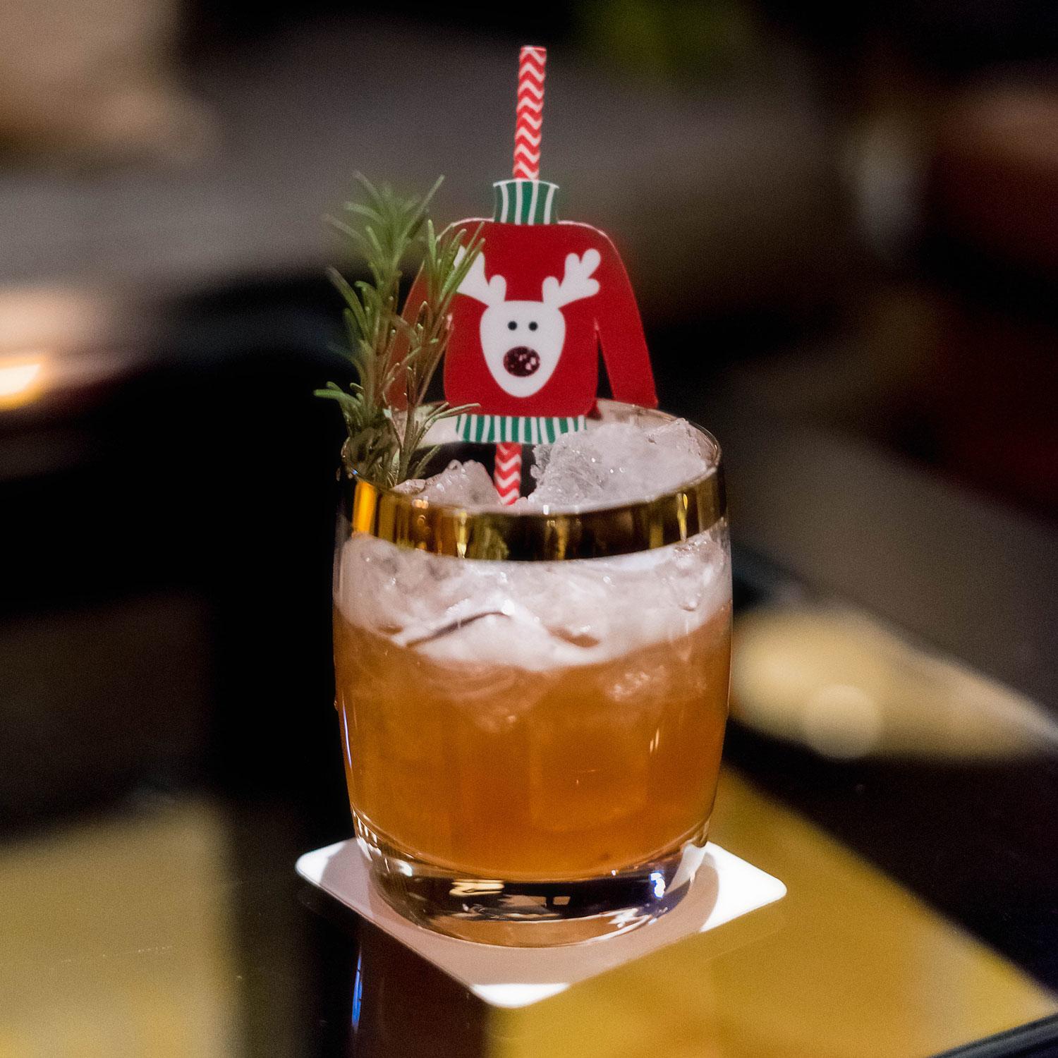 Have a Holiday Cocktail at These 10 Cozy Hotel Bars – Fodors Travel Guide