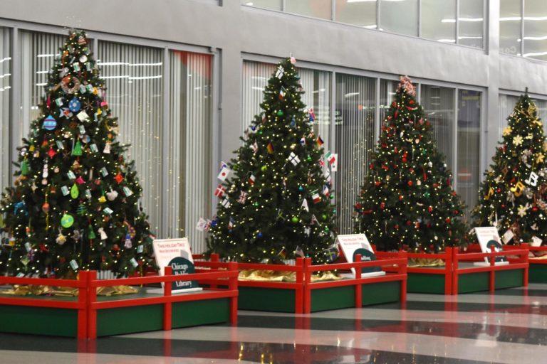 Deck the Terminals: 10 Airports with Over-the-Top Holiday Decorations ...