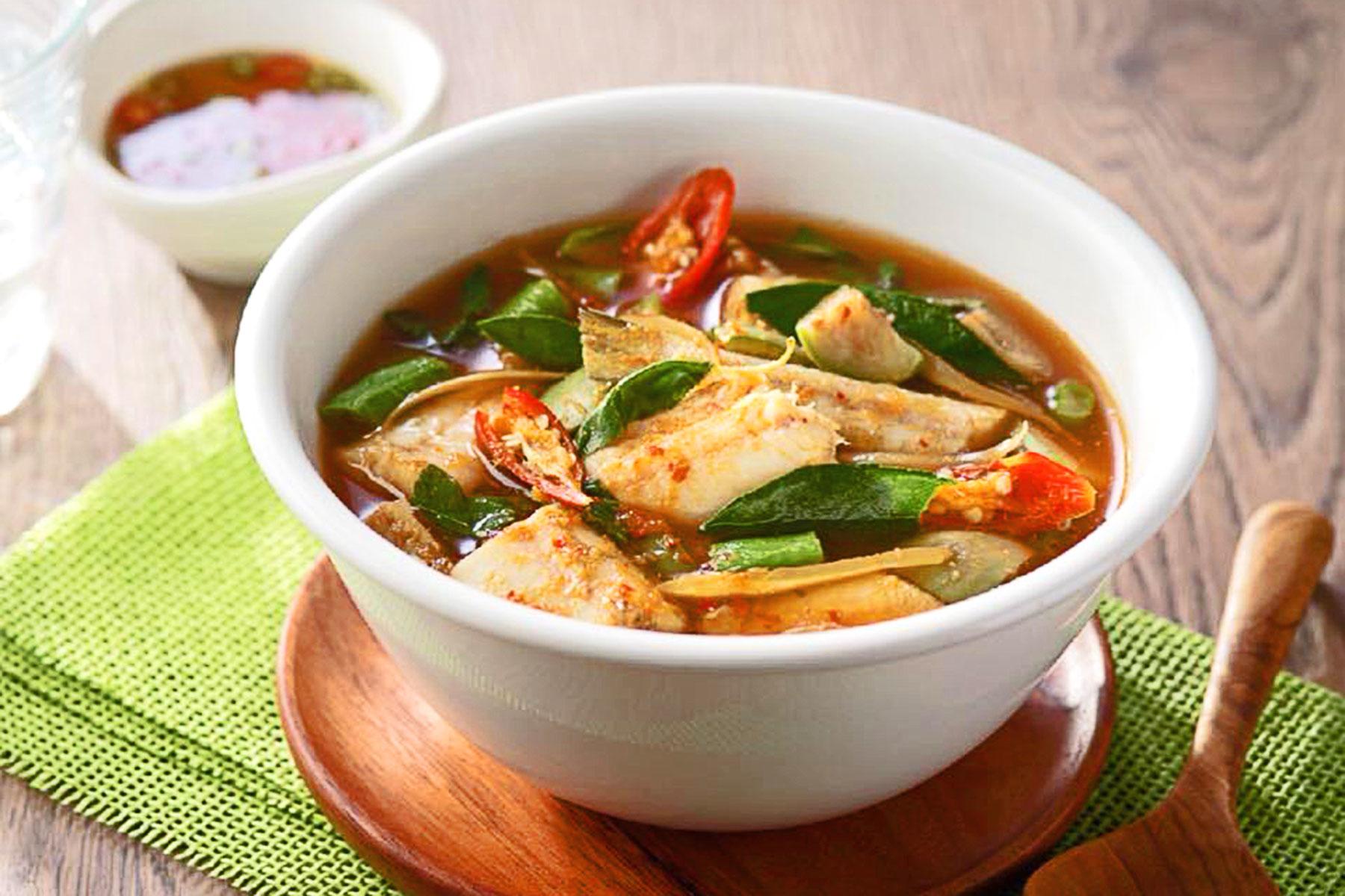 Michelin Starred Chef Bongkoch “Bee” Satongun Tells Us Where to Eat in ...