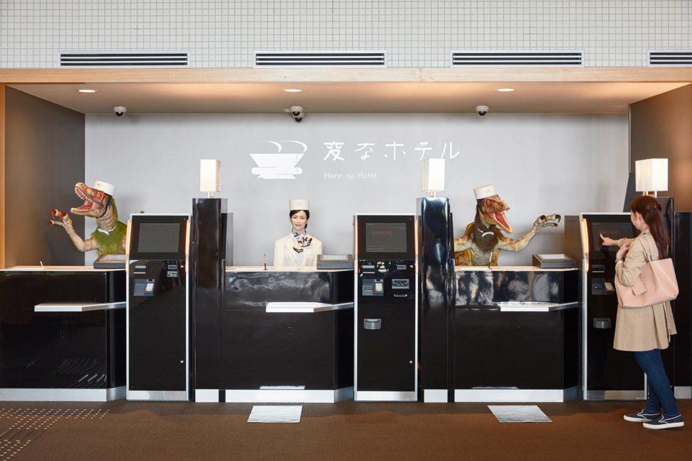 10 Strange and Terrifying Animatronic Creatures Across The World