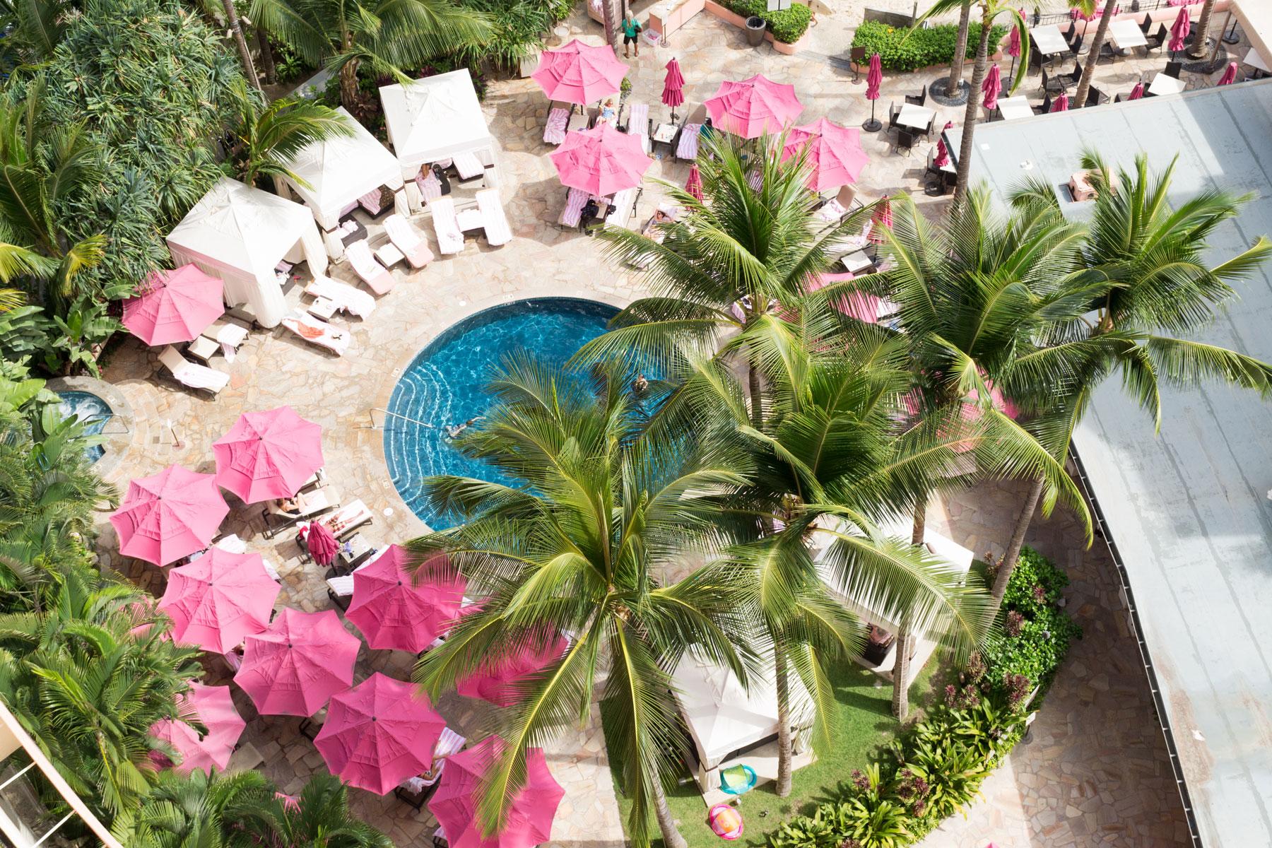 Look for Retro, Vintage, and Antique Hawaii With This Guide