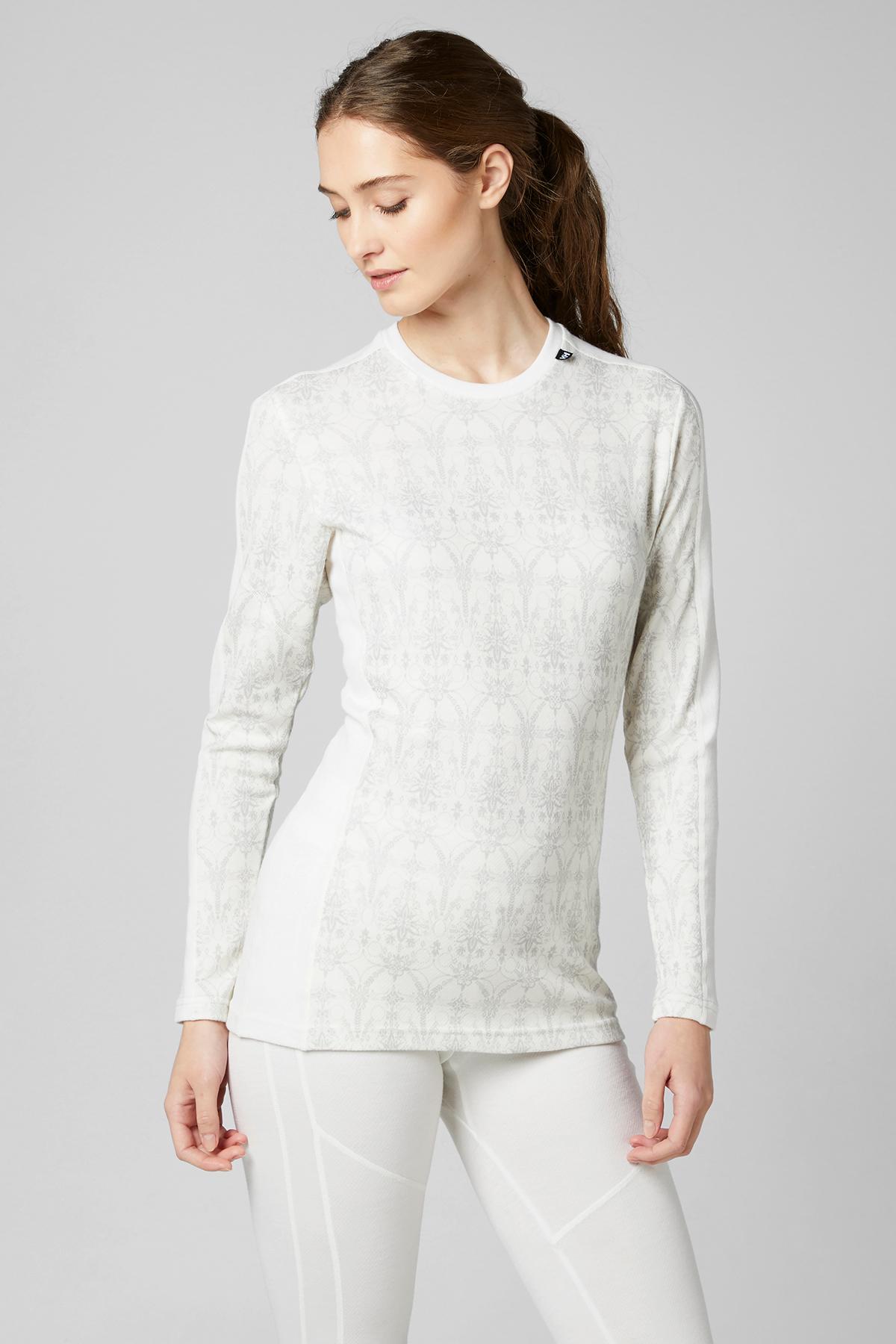 What Are The Most Stylish Travel Clothes For Cold Weather Climates