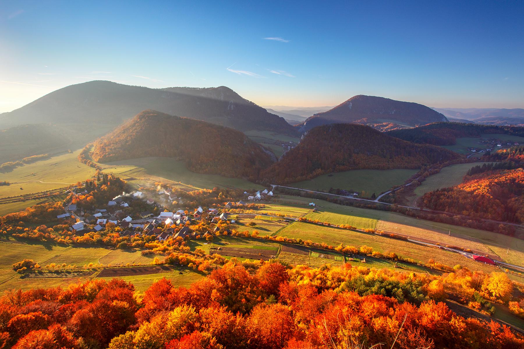 11 Weird Small Towns Under the Radar