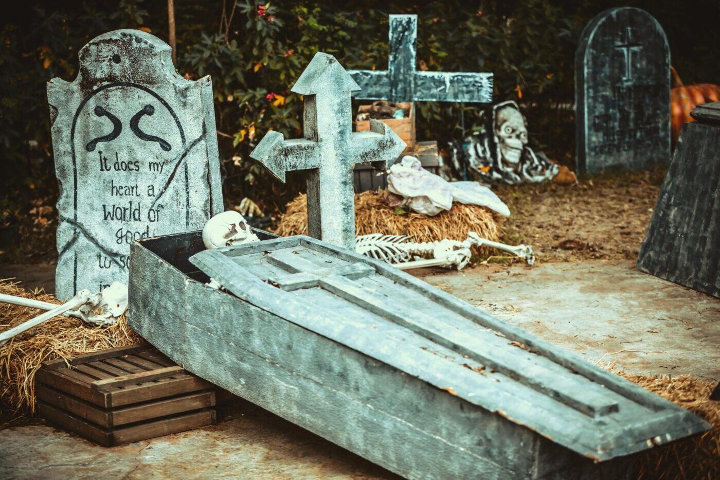 This Is What Working at a Haunted House Is Really Like