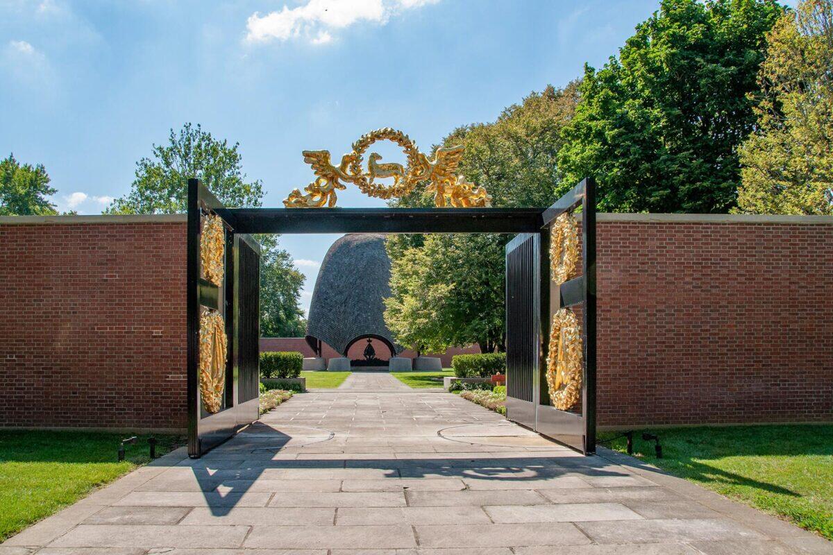 Abandoned U.S. Cities and Former Utopian Communities You Can Visit