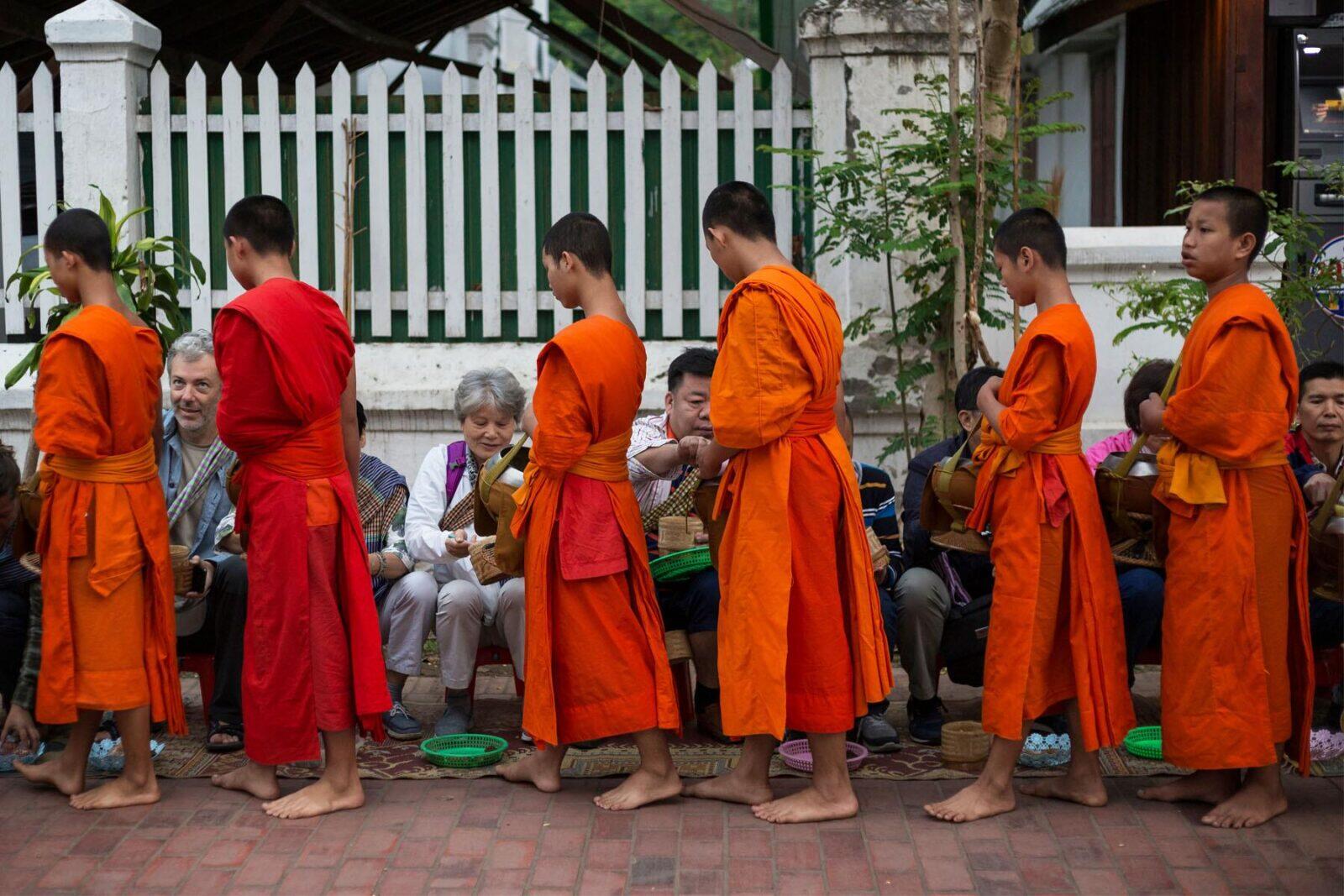 Dos and Don'ts of Almsgiving During a Buddhist Tak Bat Ceremony in ...
