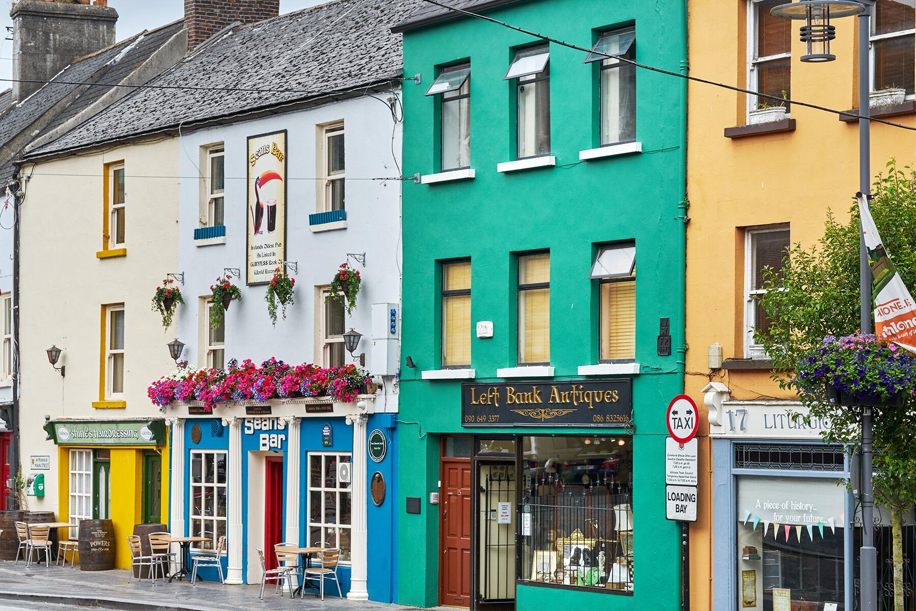 What Are the Oldest Bars in the World?