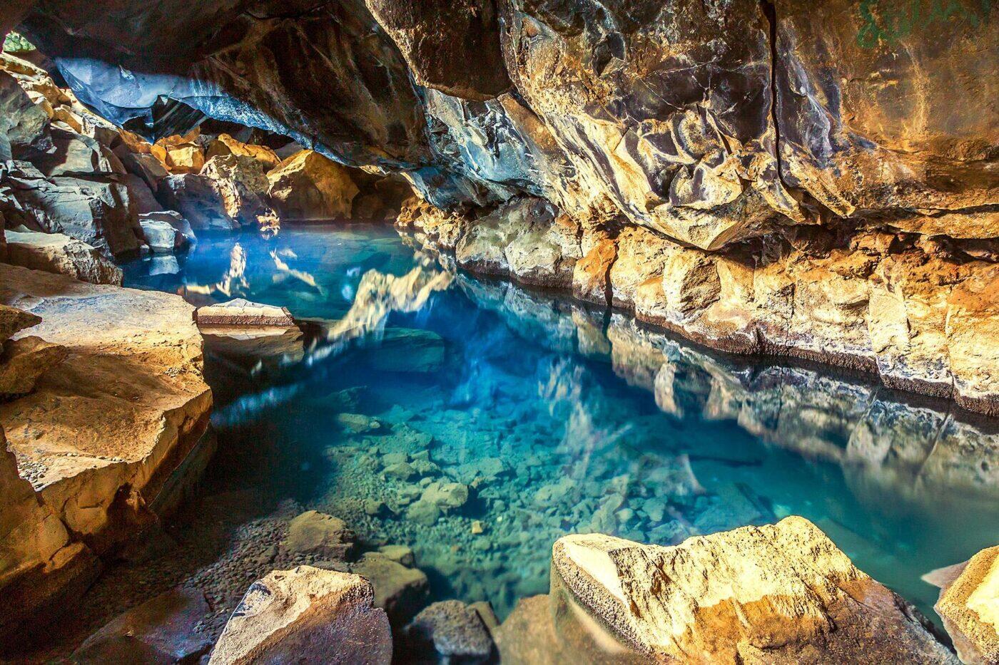 10 Incredible Underground Lakes Around the World
