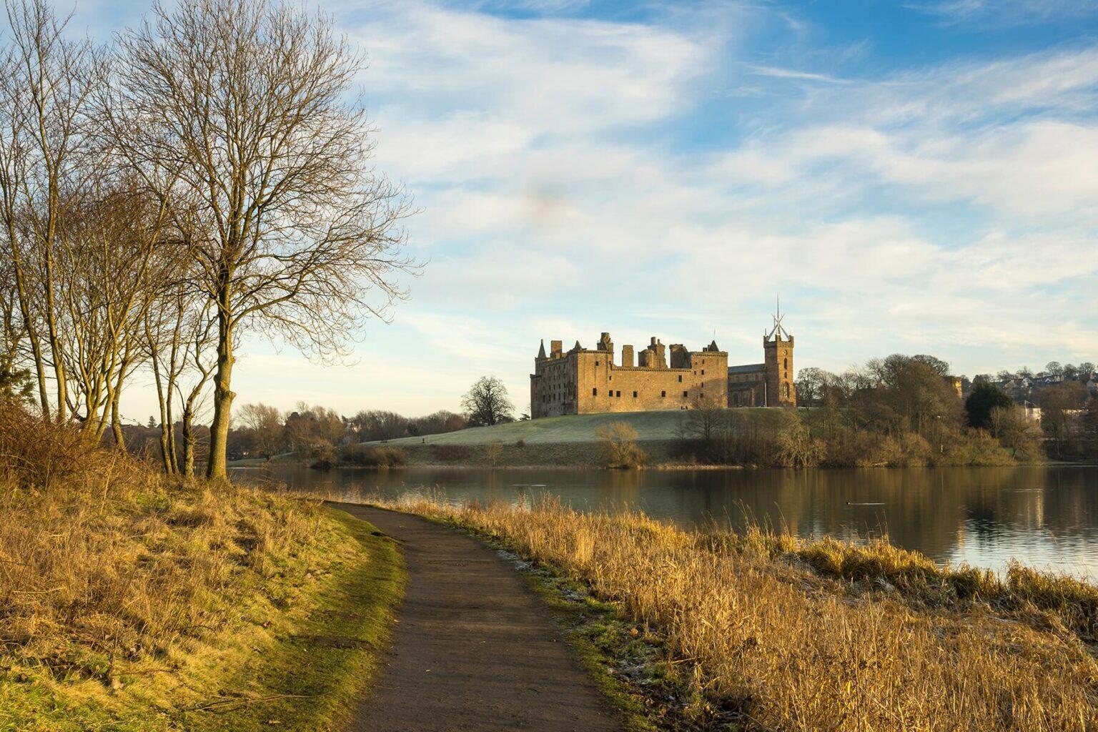 10 Places Where "Outlander" Was Filmed in Scotland