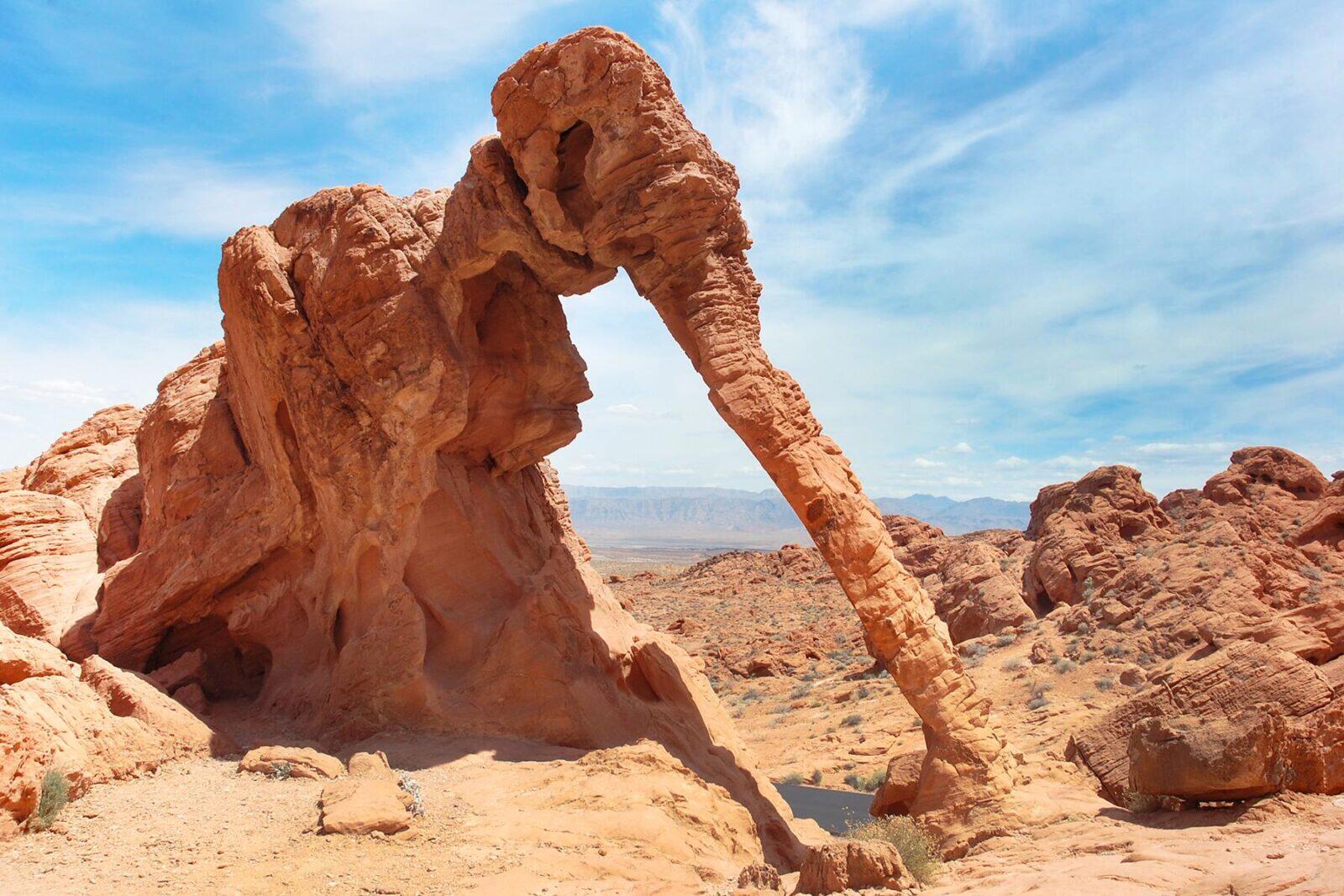 10 Weird Rock Formations Around the World