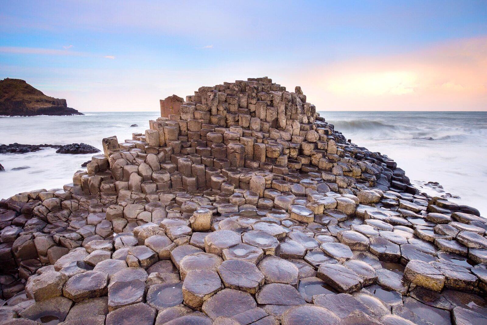 10 Weird Rock Formations Around the World