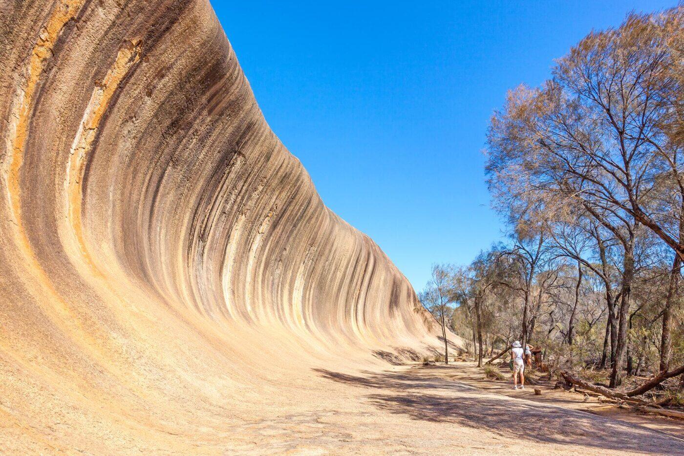 10 Weird Rock Formations Around the World