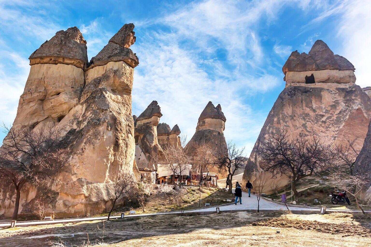 10 Weird Rock Formations Around the World