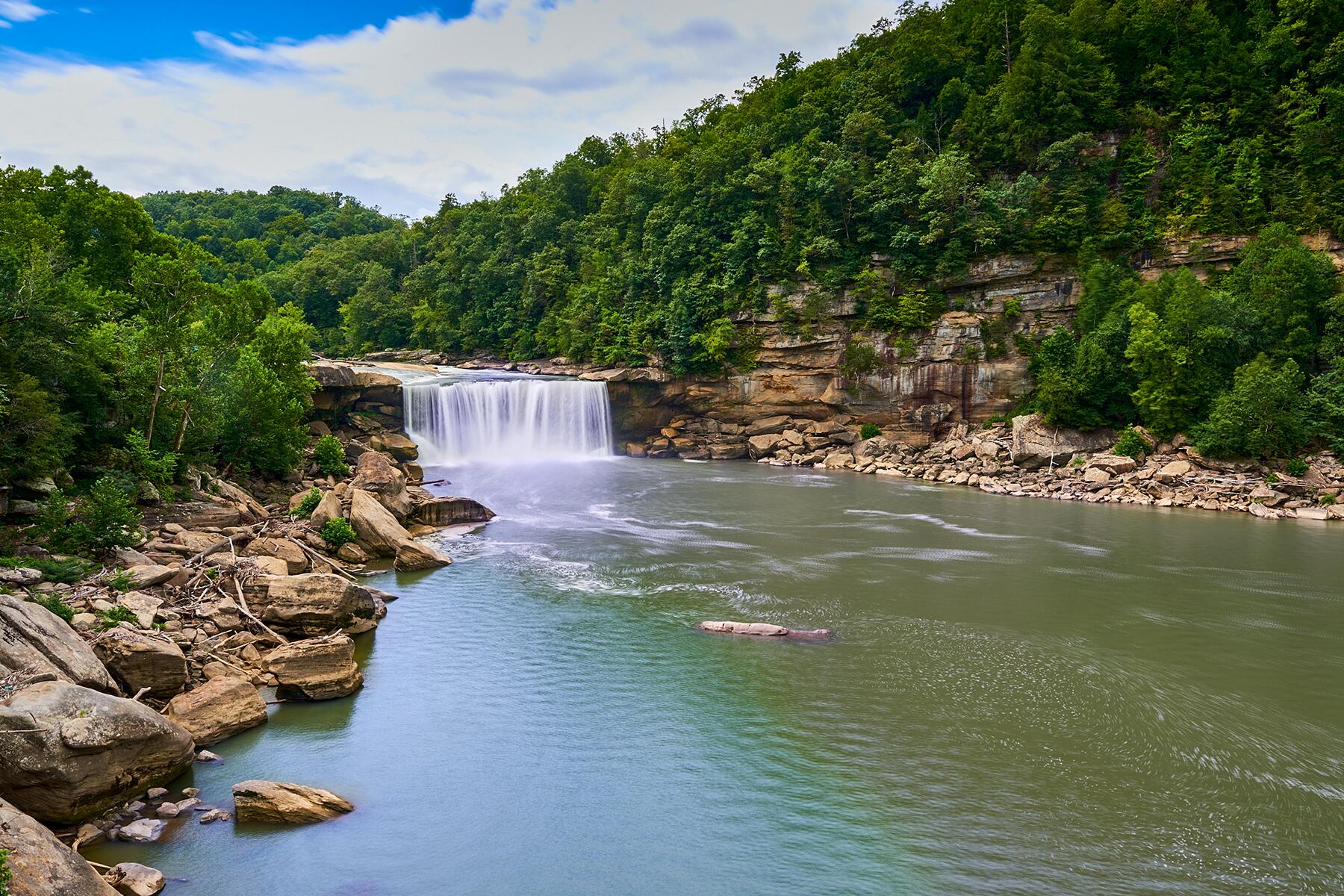 10 U.S. Waterfalls That Are Worth Hiking To