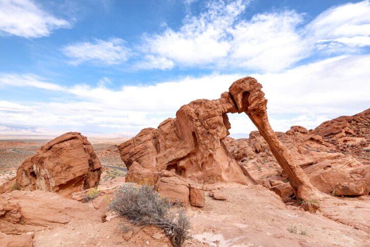 10 Weird Rock Formations Around the World