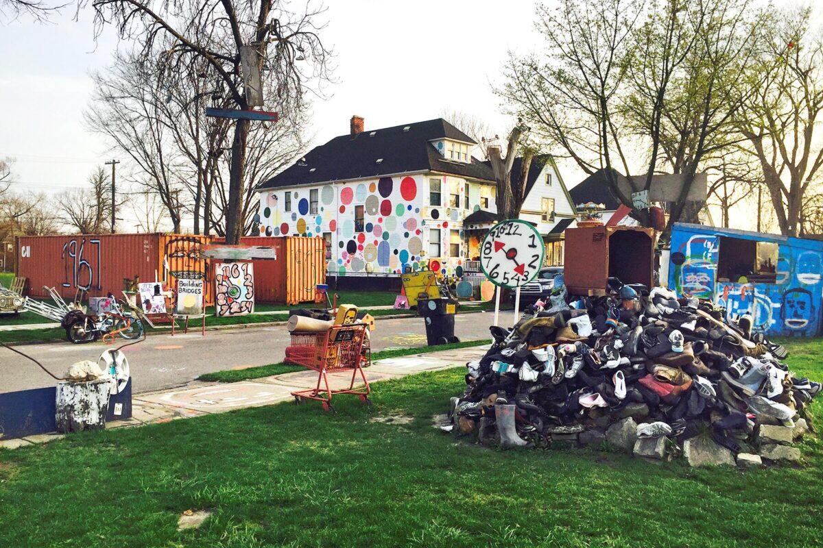 10 U.S. Places to See Art Outside