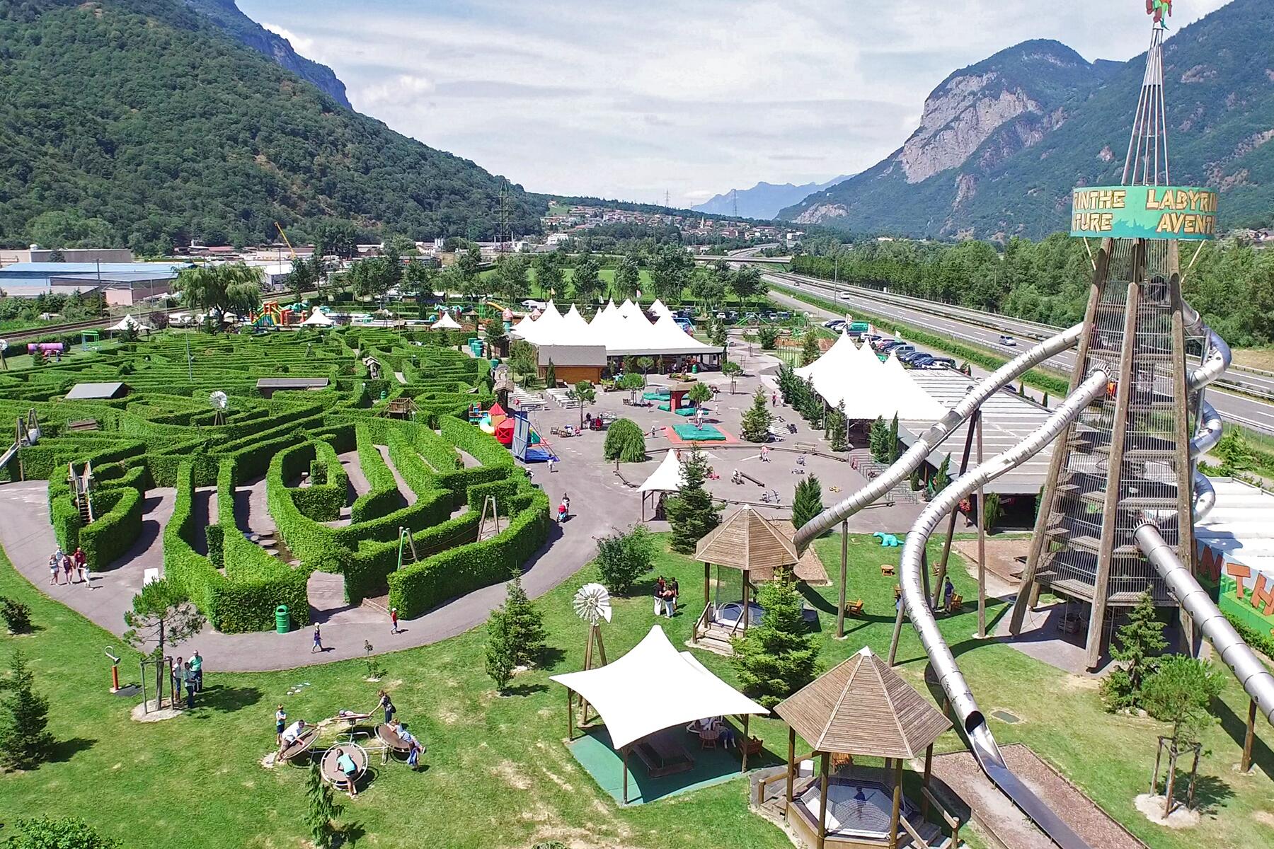 The 10 Most Amazing Mazes and Labyrinths in the World