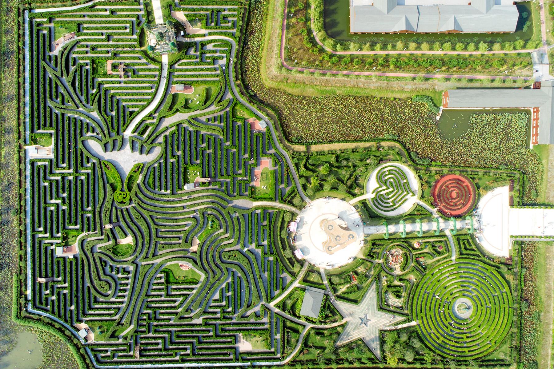 The 10 Most Amazing Mazes and Labyrinths in the World