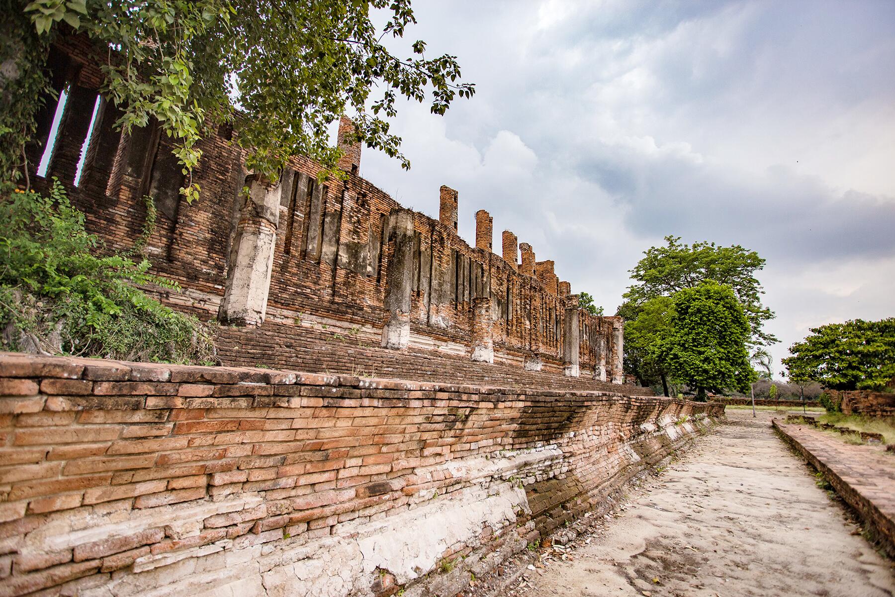 15 of the Most Remarkable Walled Cities Around the World