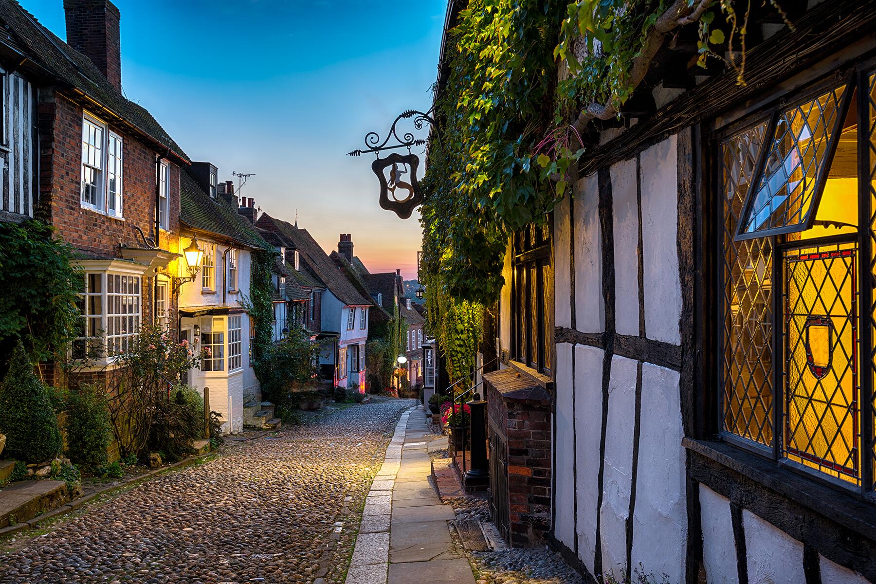 15 of the Best and Most Beautiful Small Towns to Visit in England