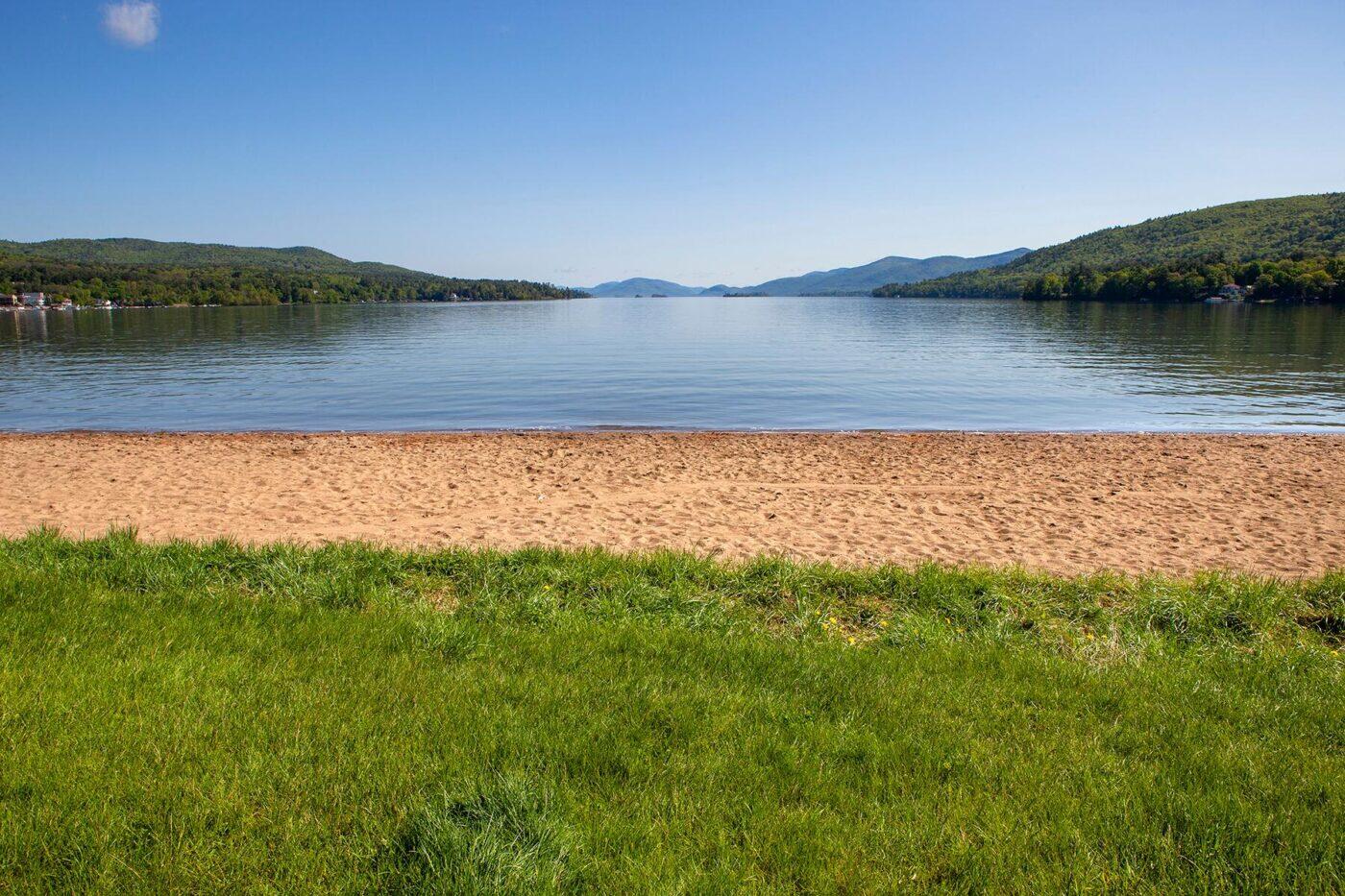 The Best Lakefront and Riverfront Beaches in the U.S.