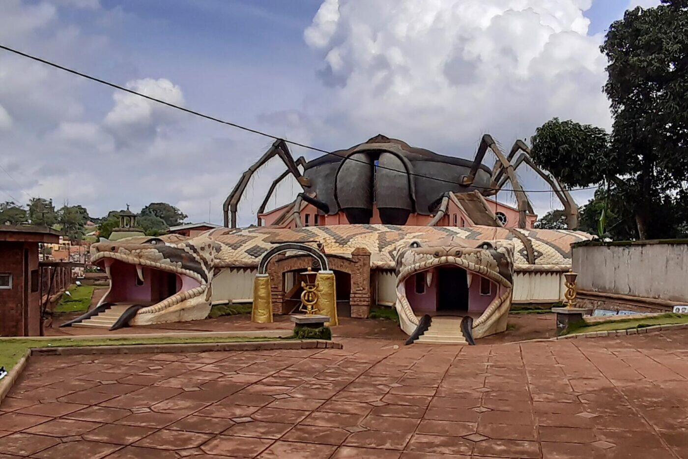 This Building Shaped Like a Spider and Snakes Is Cameroon's Foumban ...