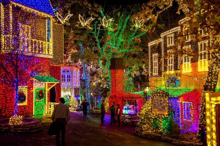 Where Can I See Christmas Lights Near Me?