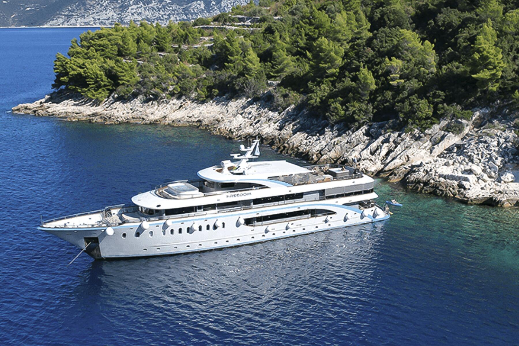 What It's Like to Sail Luxury Super Yacht Freedom by Goolets Through ...