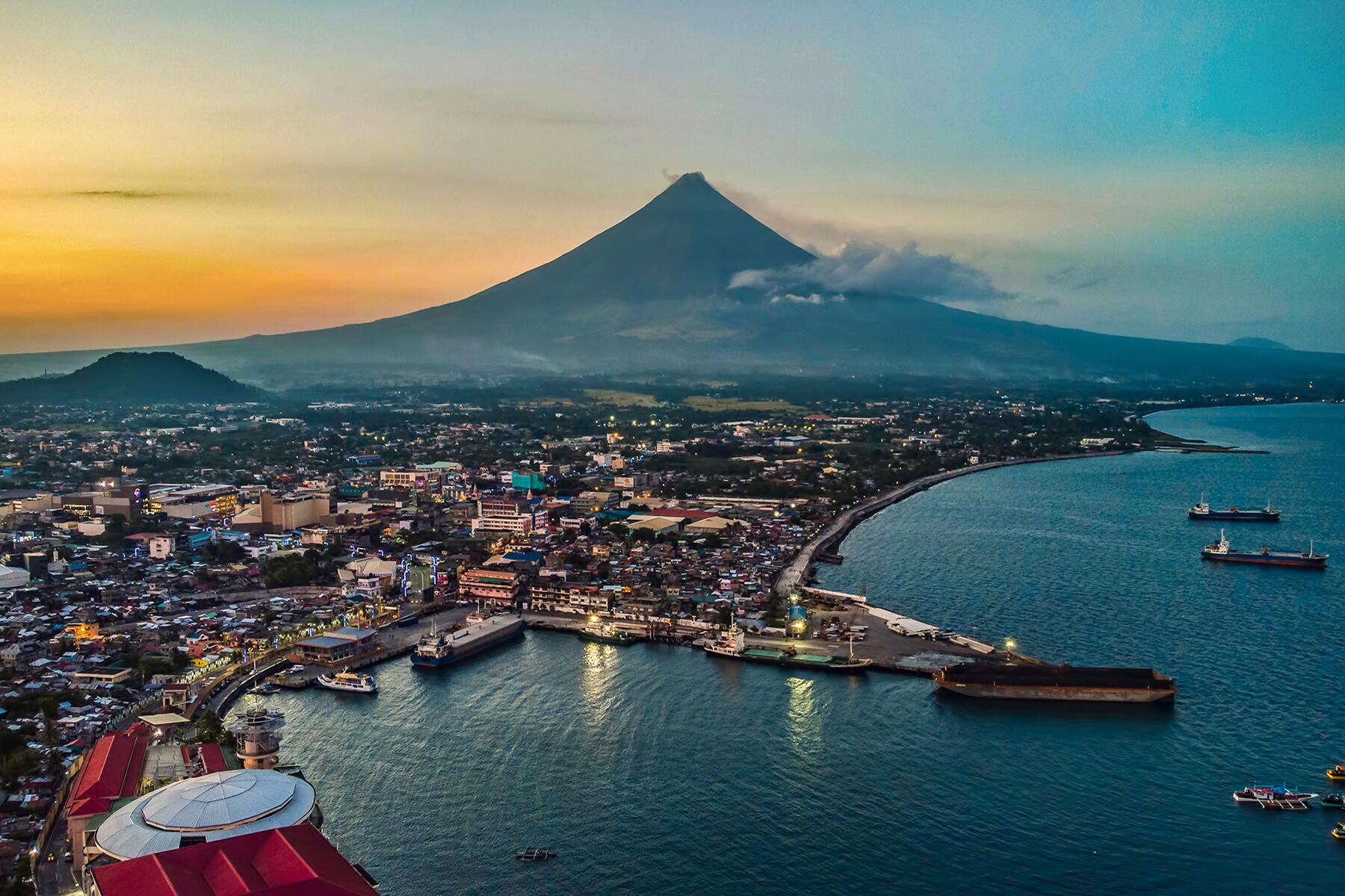 These Major Cities Are Very Close to Active Volcanoes