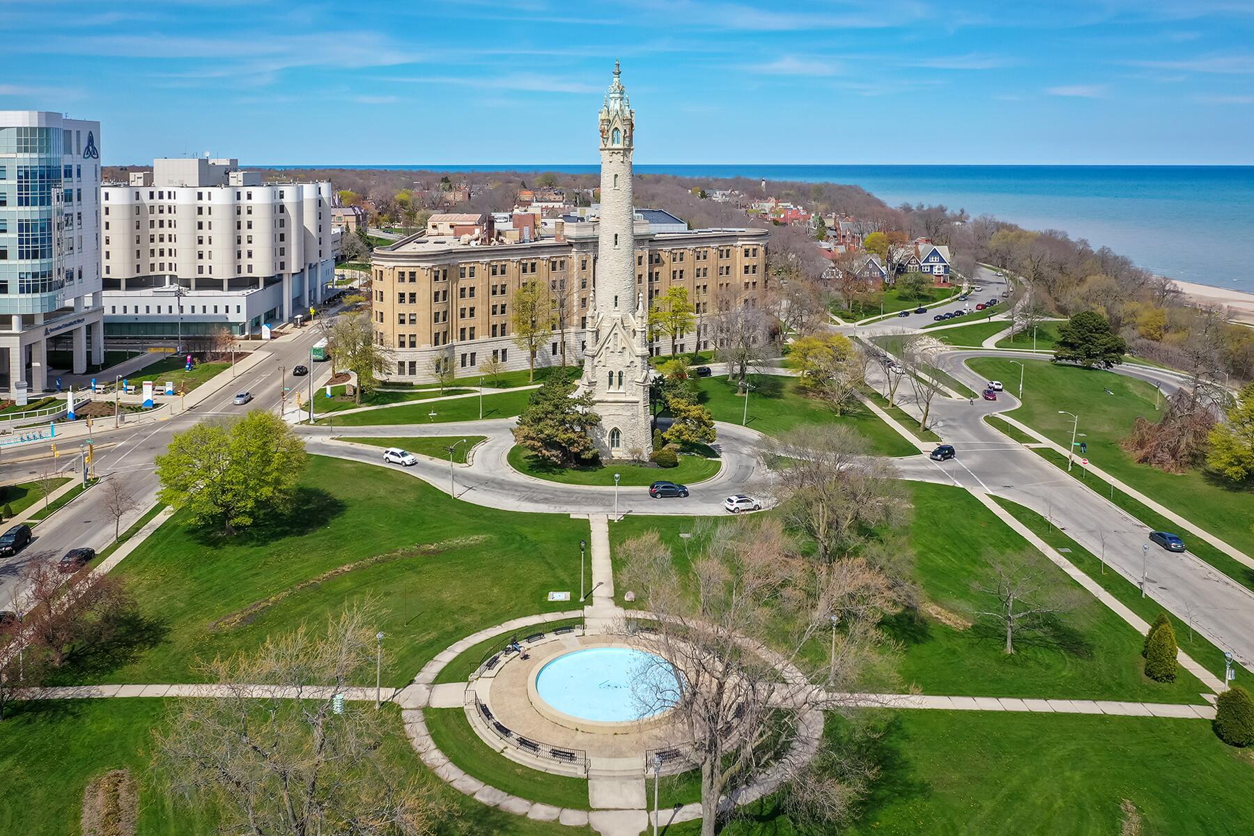 The Coolest, Most Interesting Water Tower Tanks in America