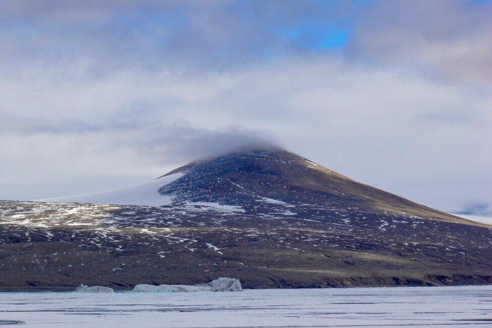 Beautiful Destinations Where Deserts Meet the Ocean