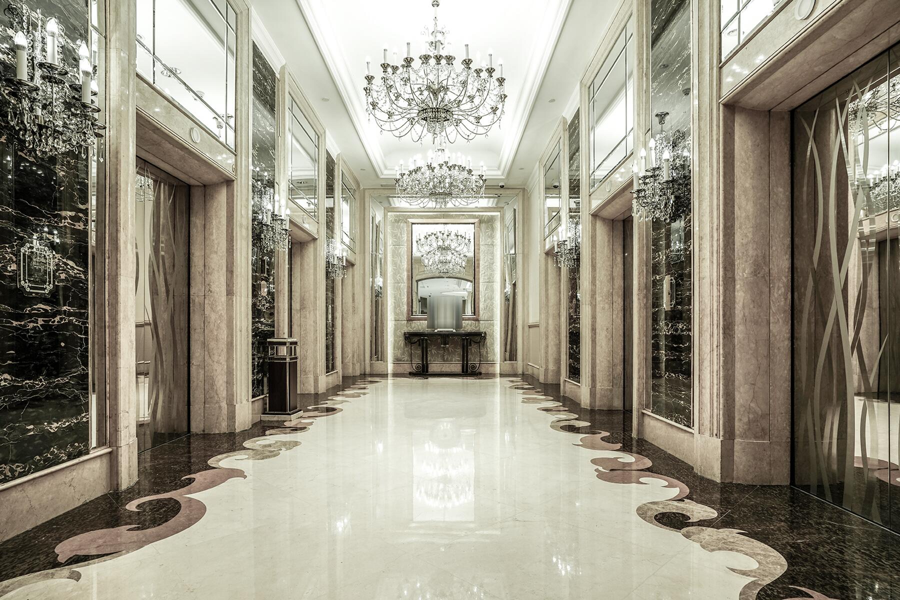 10 Sneaky Tricks for Enjoying Fancy Hotel Pools—Without Paying for Them