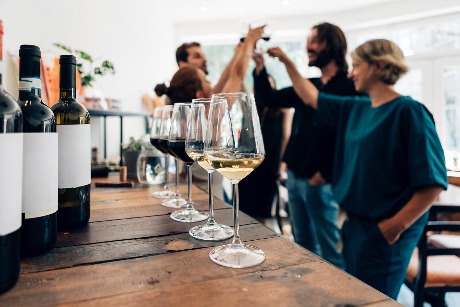 How Do Wine Tastings Work? And What Is Wine Tasting Etiquette ...