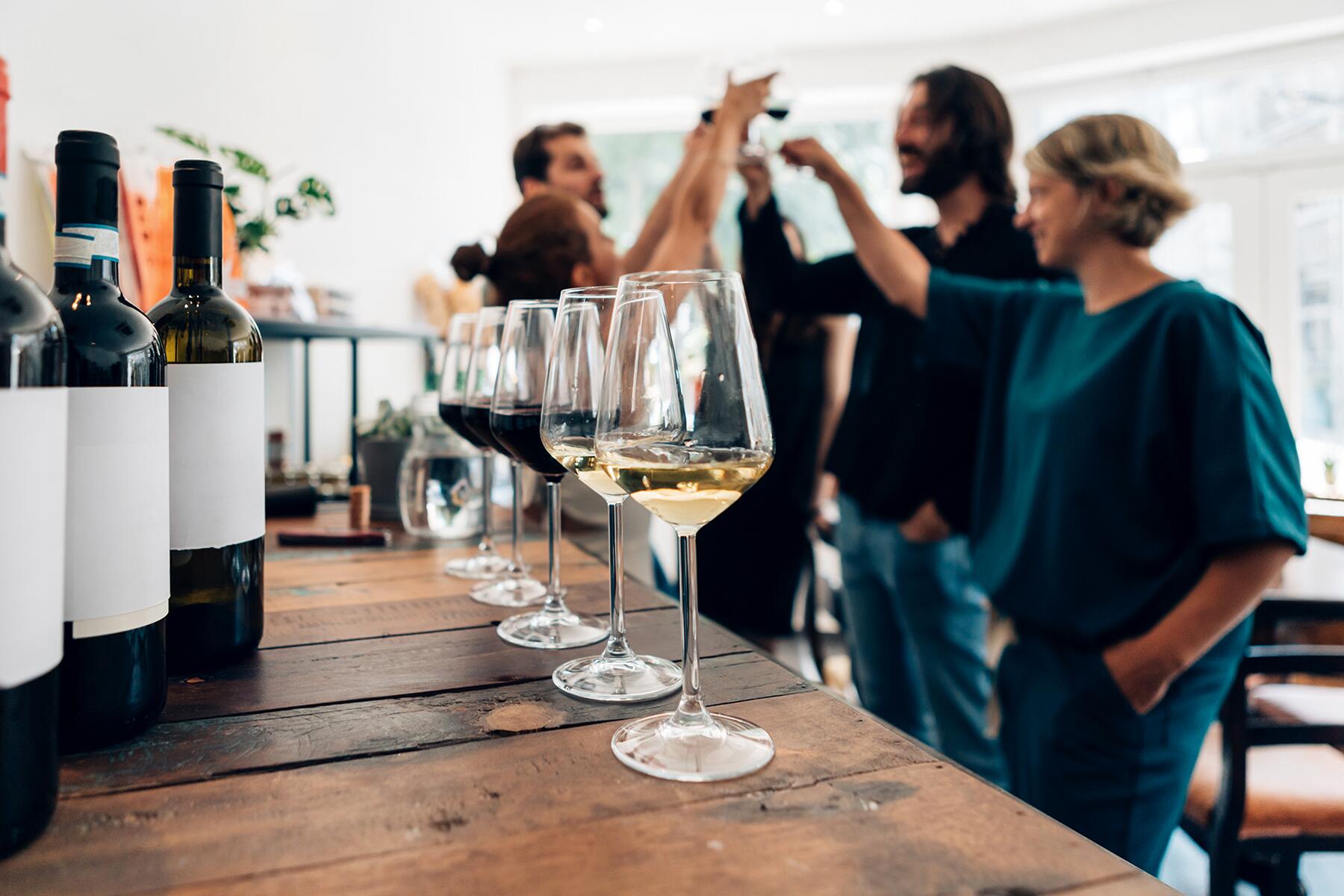 How Do Wine Tastings Work? And What Is Wine Tasting Etiquette ...
