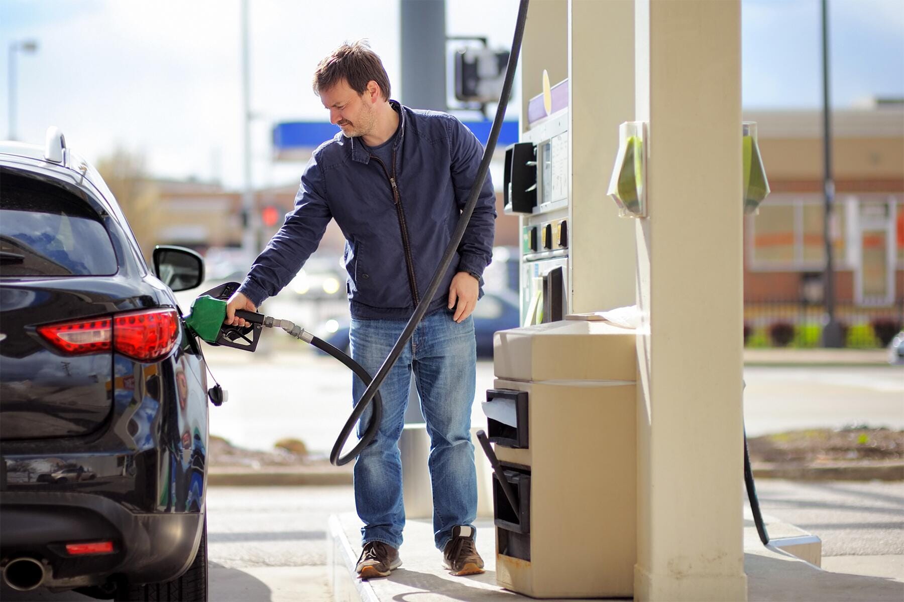10 Ways to Save Gas Money on Roadtrips This Summer