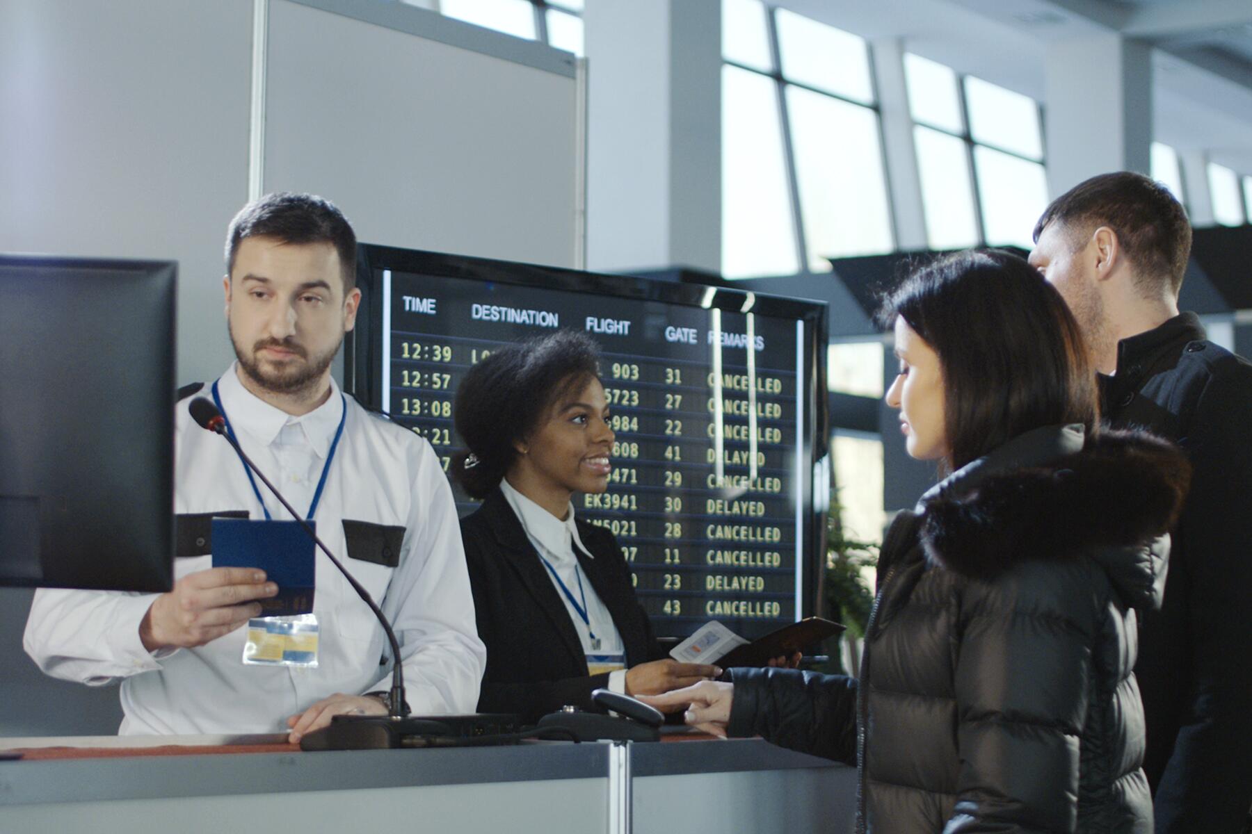 How to Spend Less Money on Your Vacation, Like Travel Experts Do