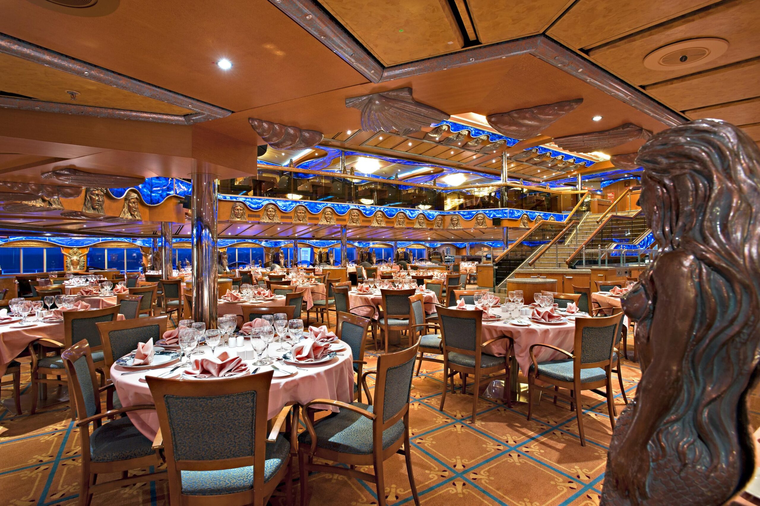 Carnival Victory Rooms