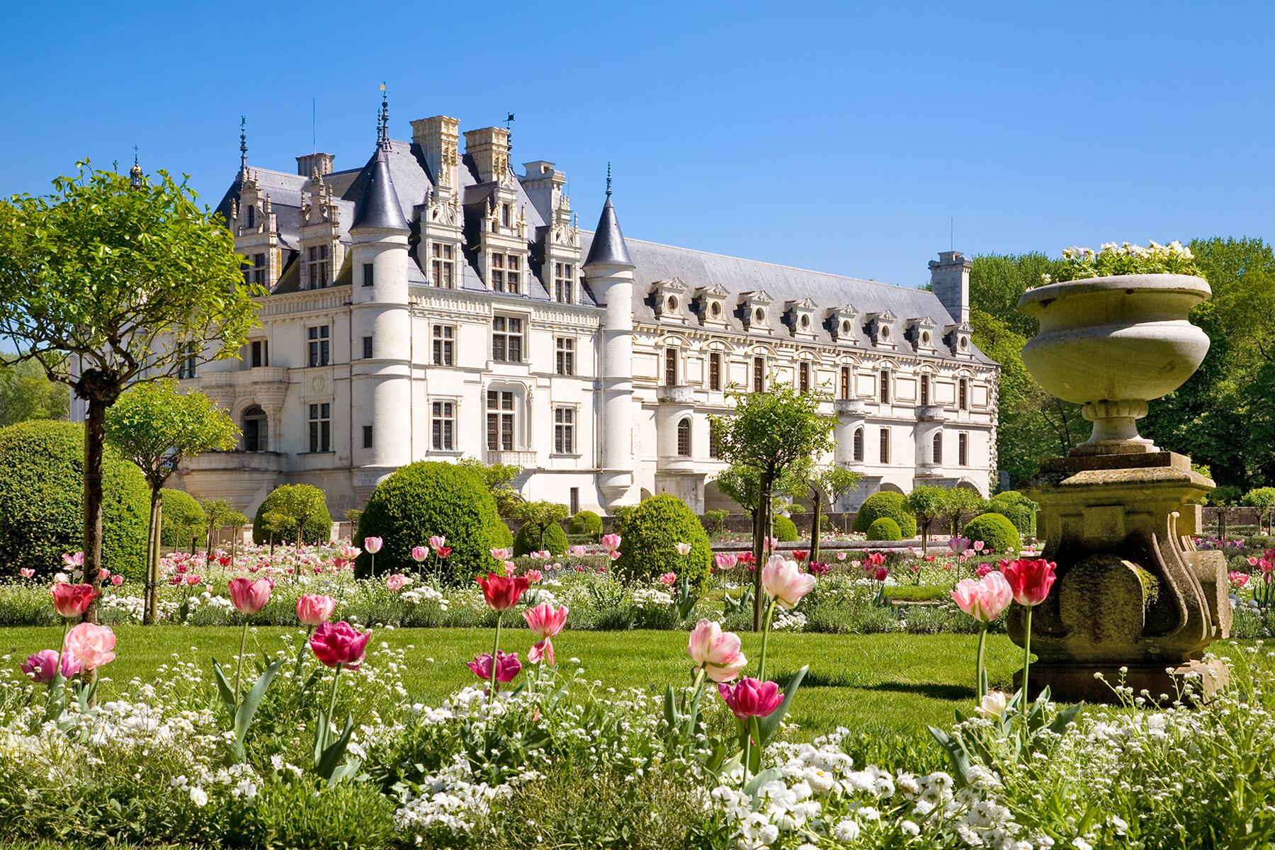 These Are the 11 Most Stunning Waterfront Castles in All of Europe