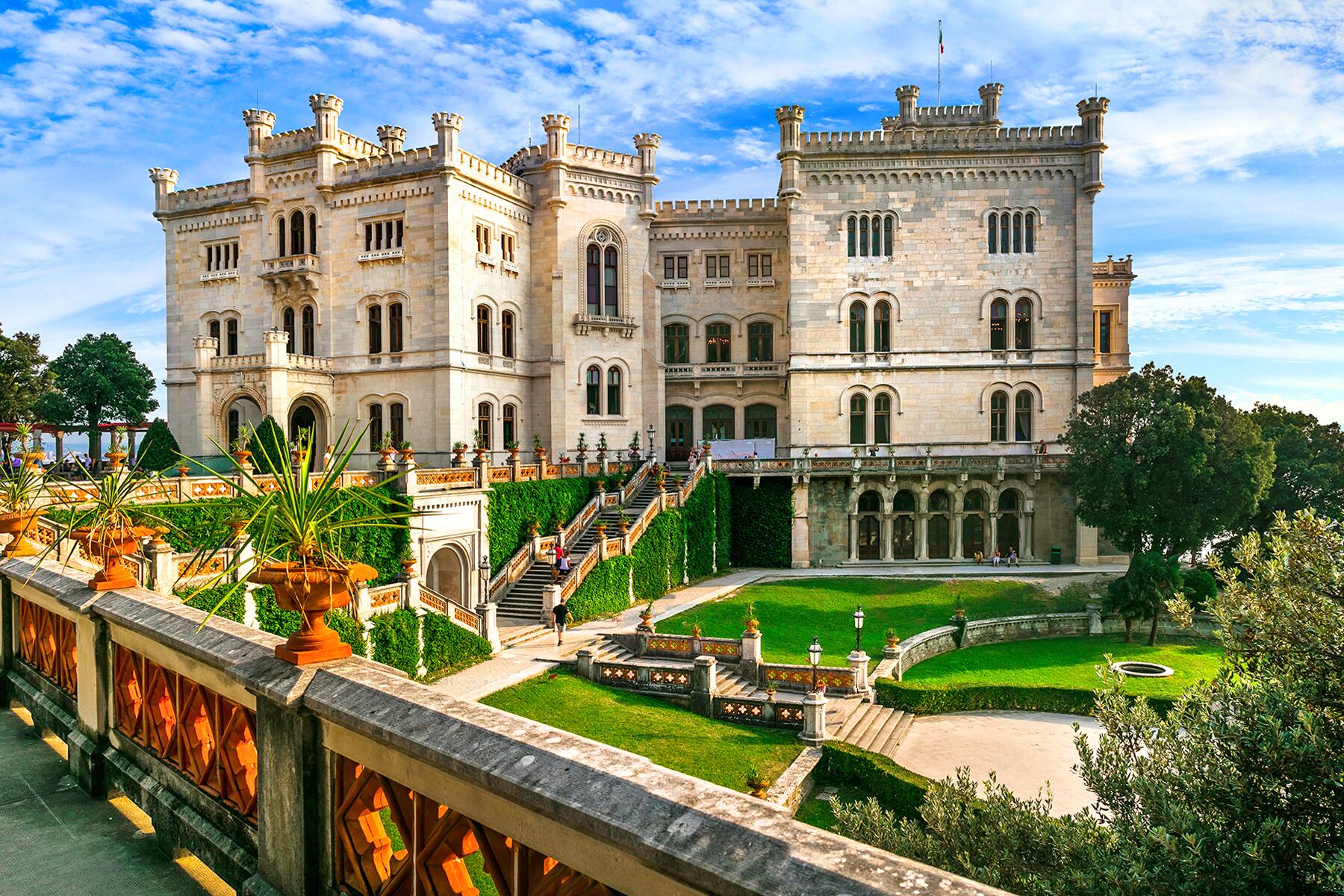 These Are the 11 Most Stunning Waterfront Castles in All of Europe