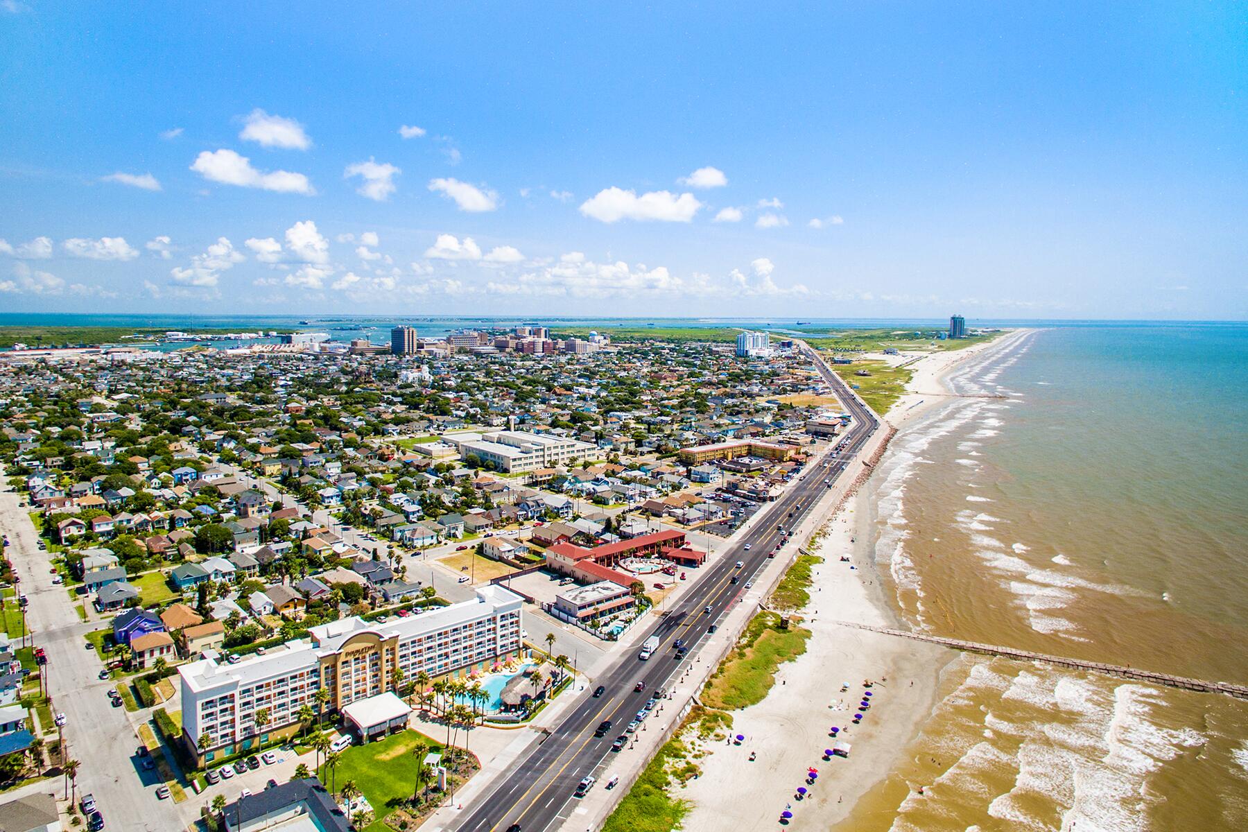 These Are the 11 Most Stunning Waterfront Castles in All of Europe