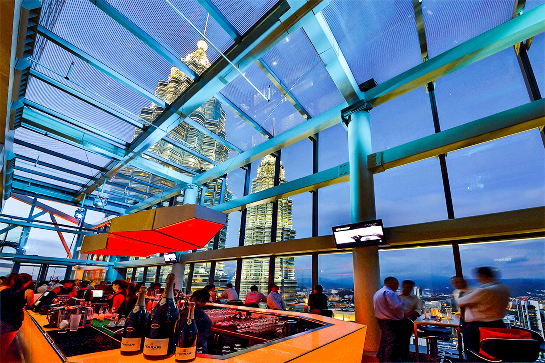 14 Restaurants With The Most Dramatic Views