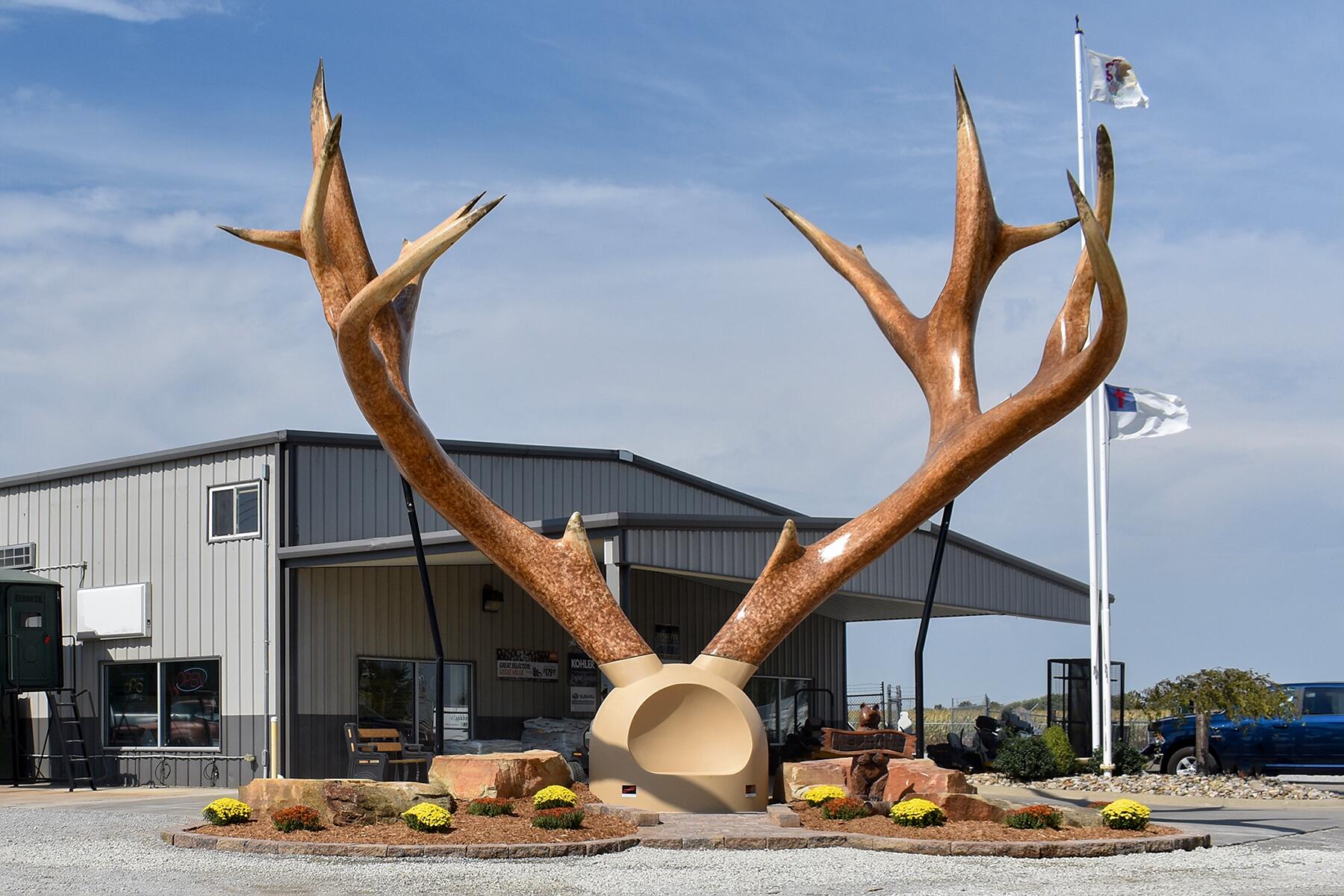 Find Some of the World's Biggest and Largest Objects and Roadside ...